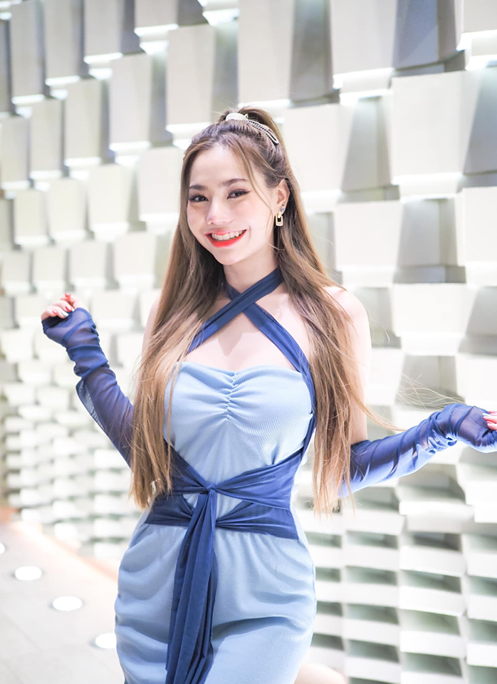 น้อง Fakfang พริตตี้ดาวรุ่งพุ่งแรง การันตรีความแซ่บแบบ 18+