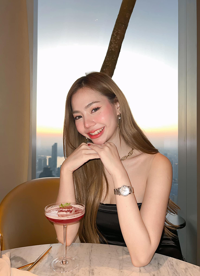 น้อง Fakfang พริตตี้ดาวรุ่งพุ่งแรง การันตรีความแซ่บแบบ 18+